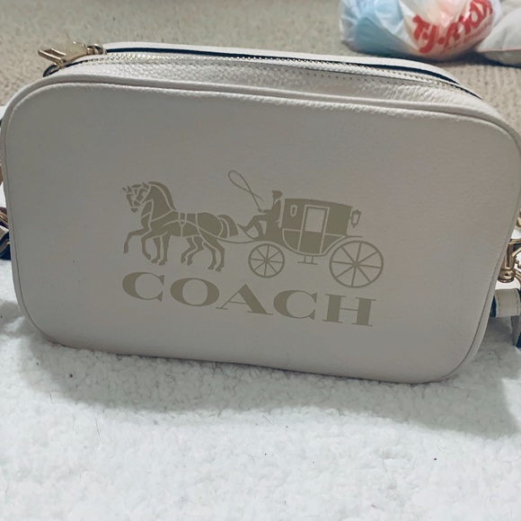 Coach | Bags | Stunning Rare Classic Horse And Carriage Embossed Logo ...
